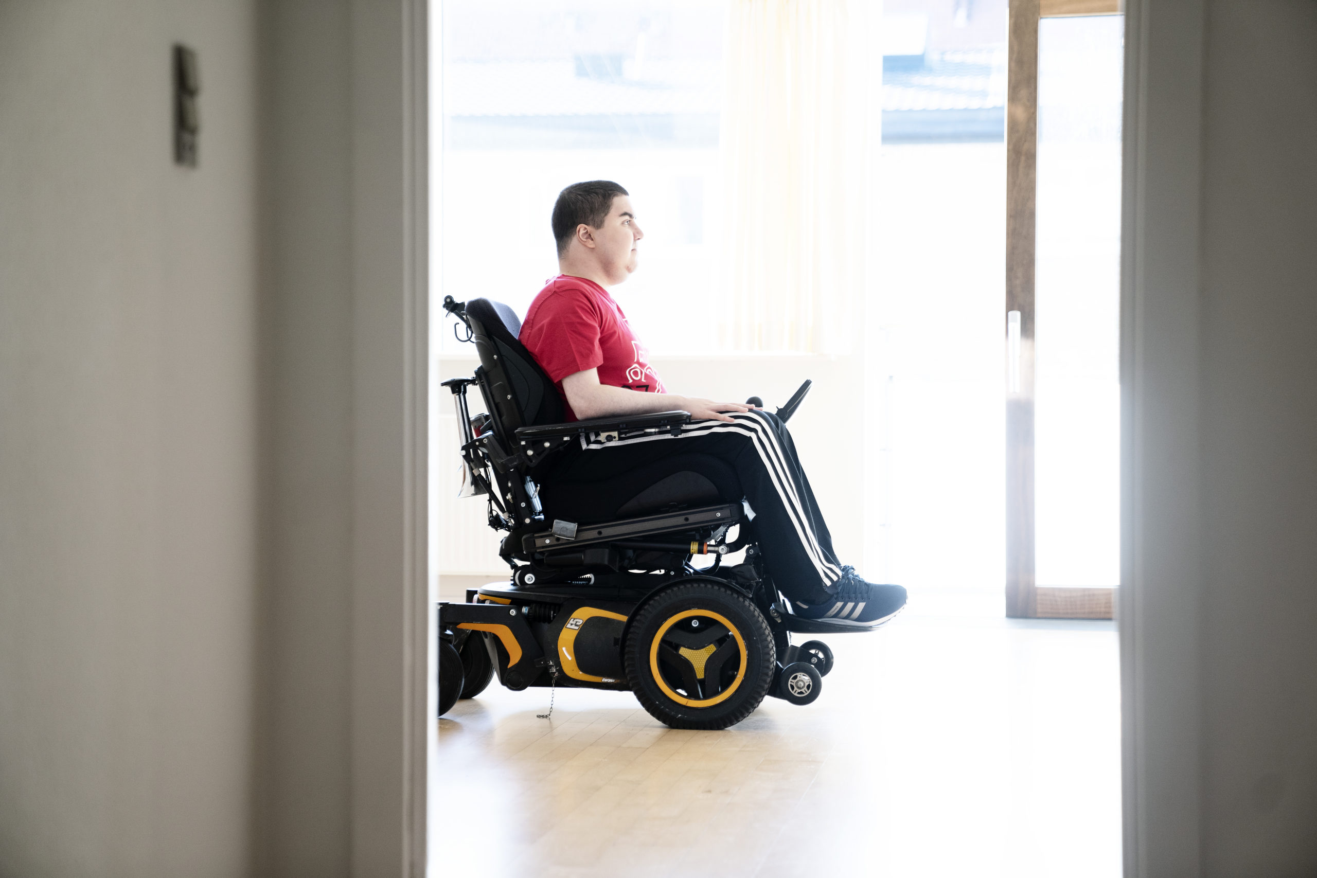 Unge med handicap har sværere ved at få personlige hjælpere ...